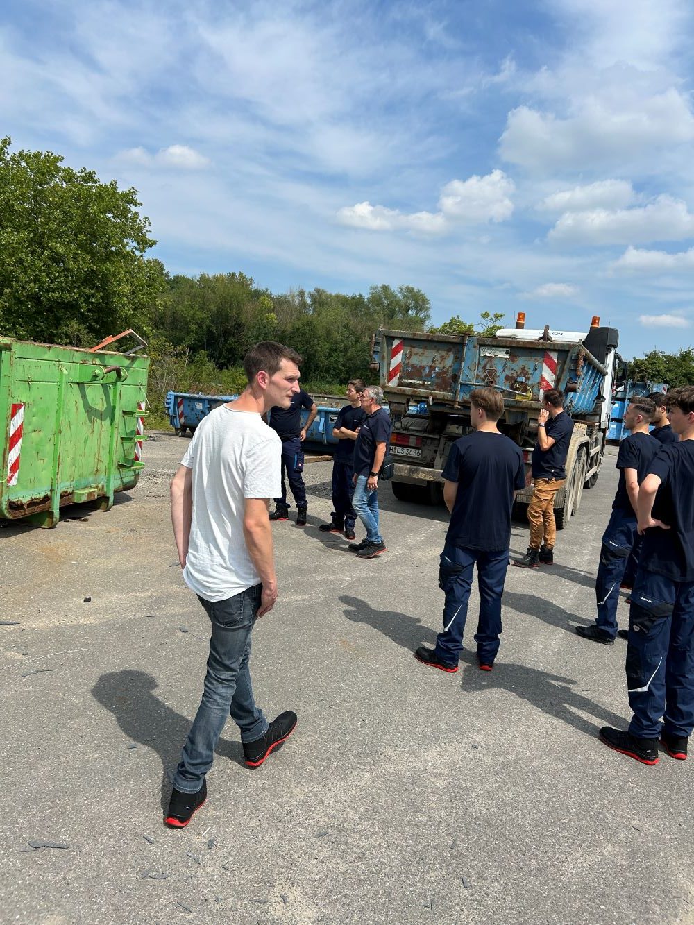 Die BU Omexom Stiller Elektrotechnik begrüßt sieben neue Kollegen - Omexom Stiller GmbH